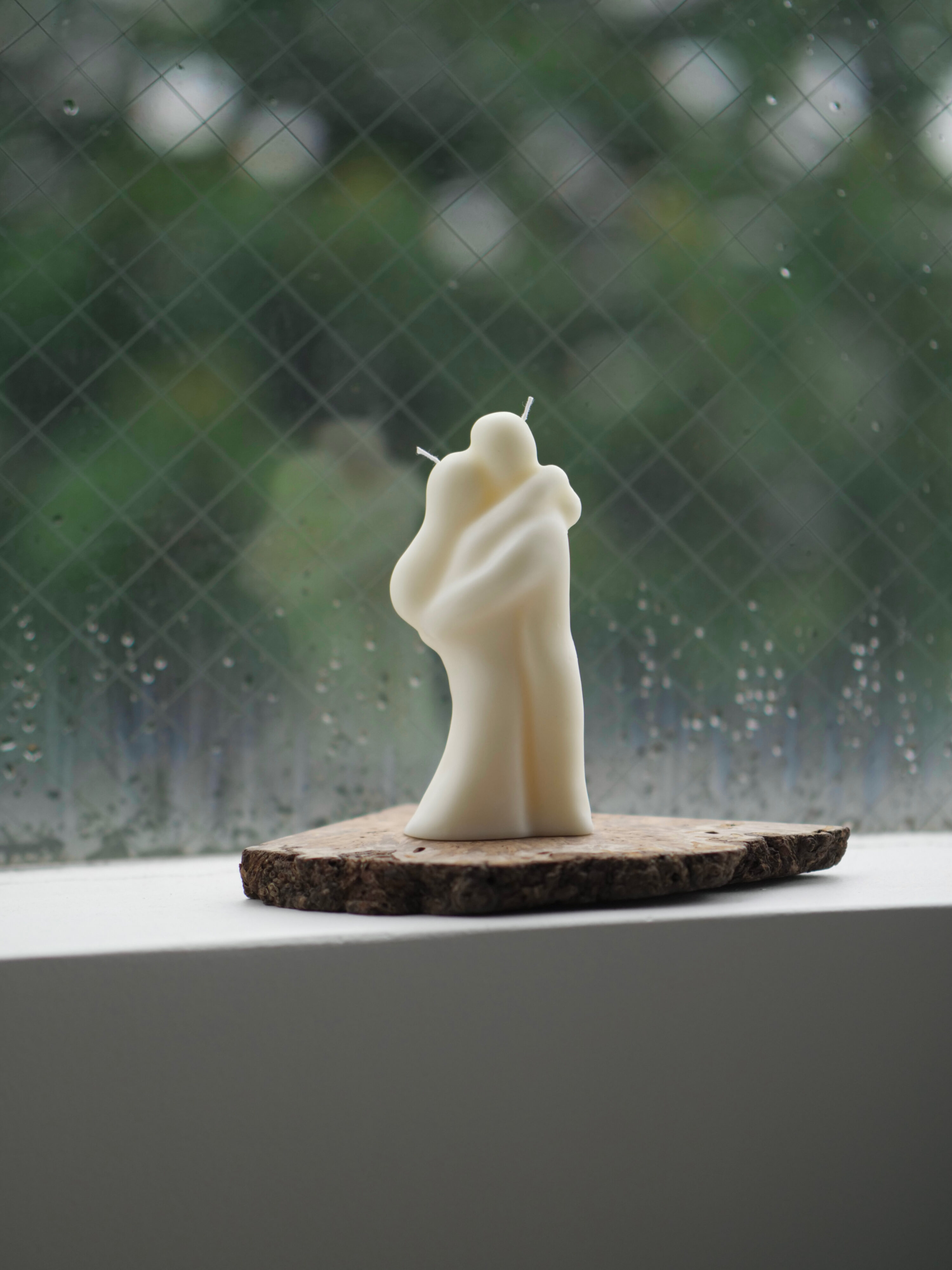 HUG candle | unpis web